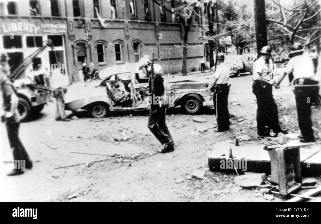 16 SEPTEMBER 1963 DAMAGE CAUSED AFTER A DYNAMITE EXPLOSION OUTSIDE THE ...