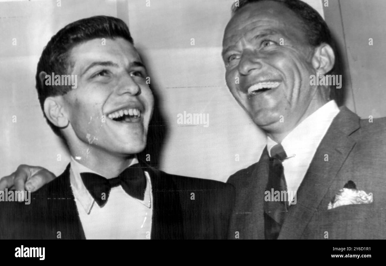 FRANK SINATRA WITH HIS SON IN NEW YORK / ; 13 SEPTEMBER 1963 Stock ...