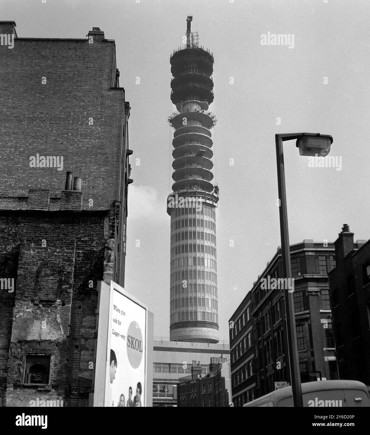 12 SEPTEMBER 1963 CONSTRUCTION OF THE GENERAL POST OFFICE TELEVISION AND RADIO TOWER. BLOOMSBURY ...