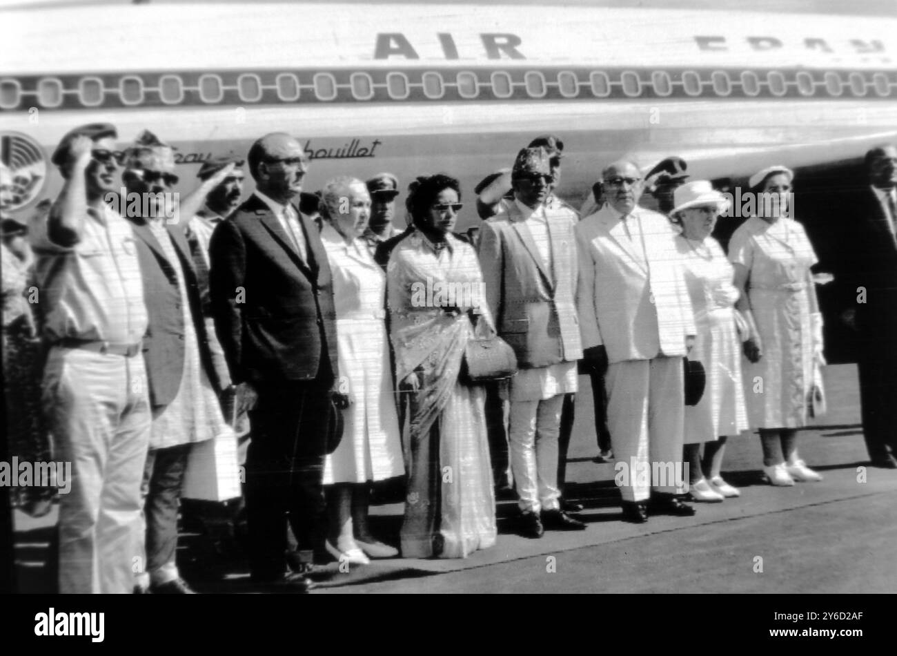 KING MAHENDRA WITH QUEEN RATNA AND ZALMAN IN ISRAEL ; 9 SEPTEMBER 1963 ...