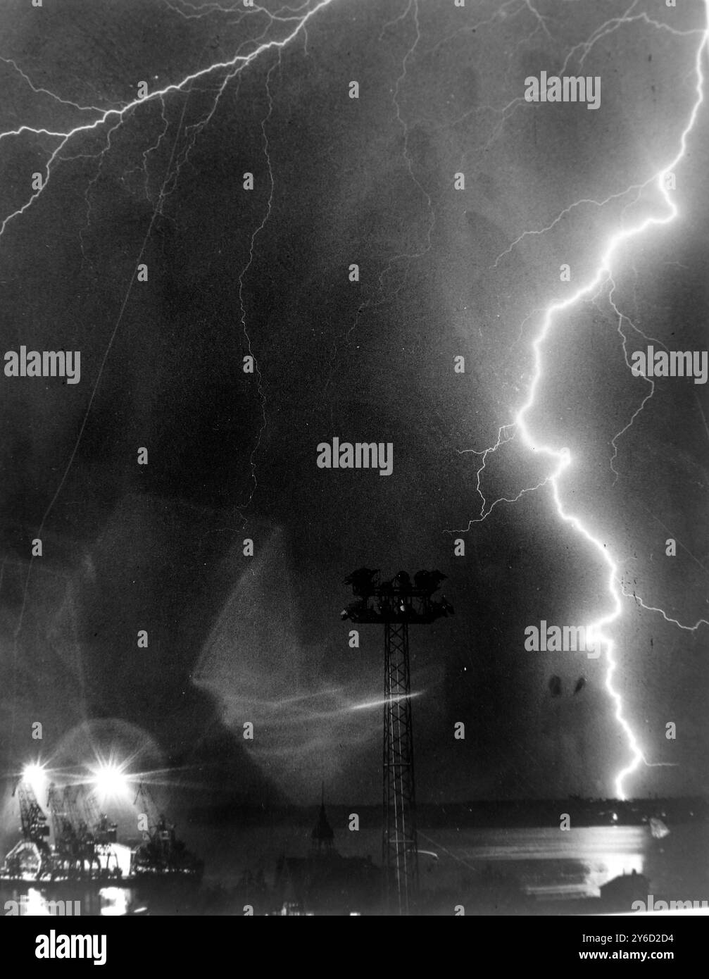 September in helsinki hi-res stock photography and images - Alamy