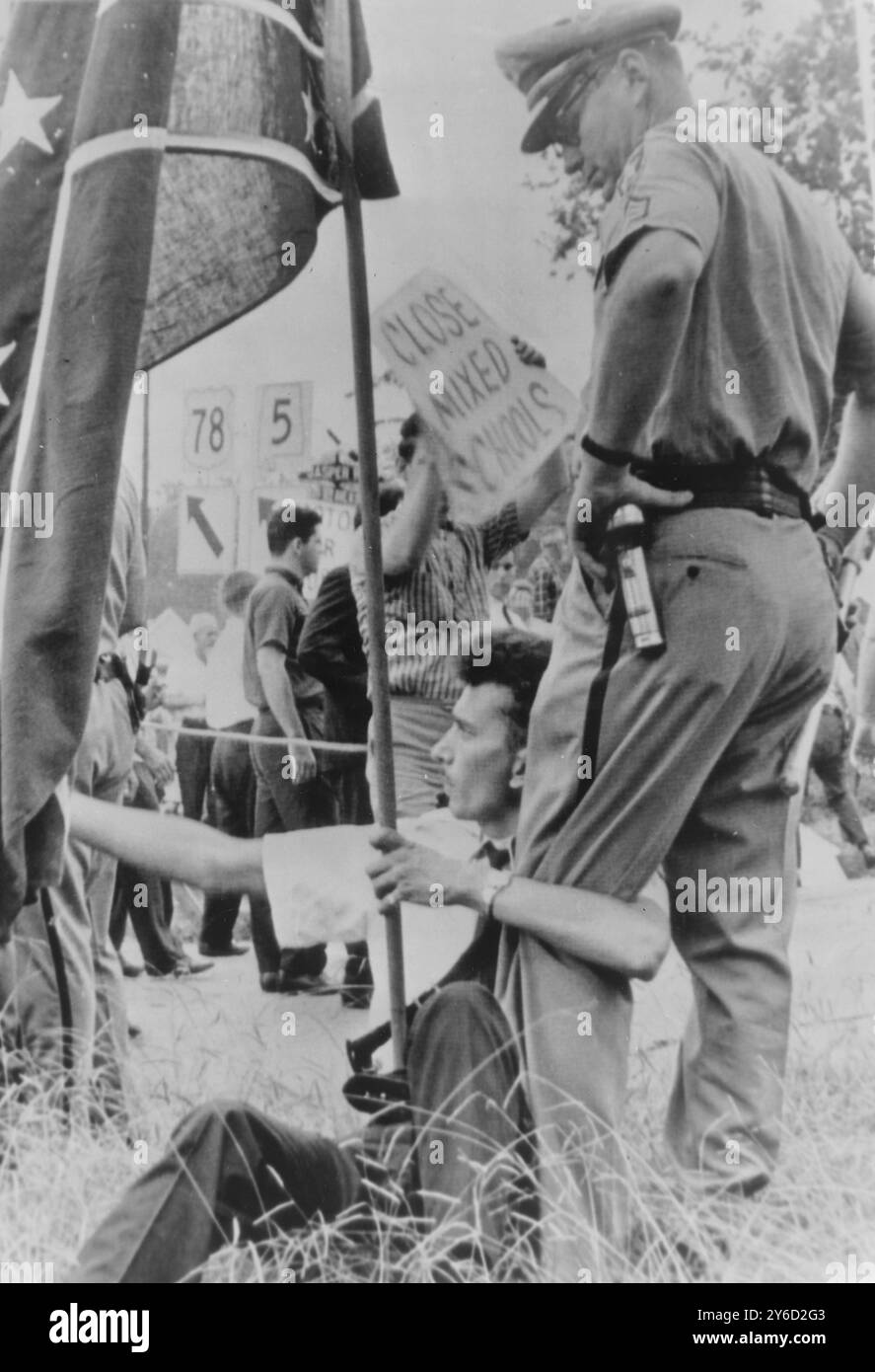 RACIAL SEGREGATION JERRY DUTTON MEMBER OF NATIONAL STATES IN BIRMINGHAM ...