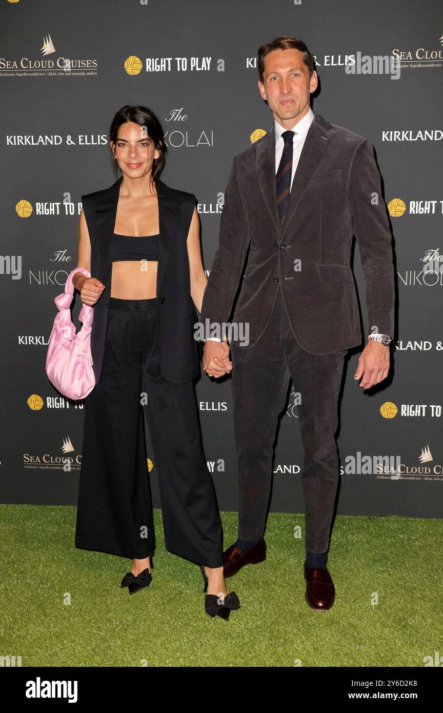 Lilli Hollunder mit Ehemann Rene Adler bei der Sport Quiz Benefizgala ...