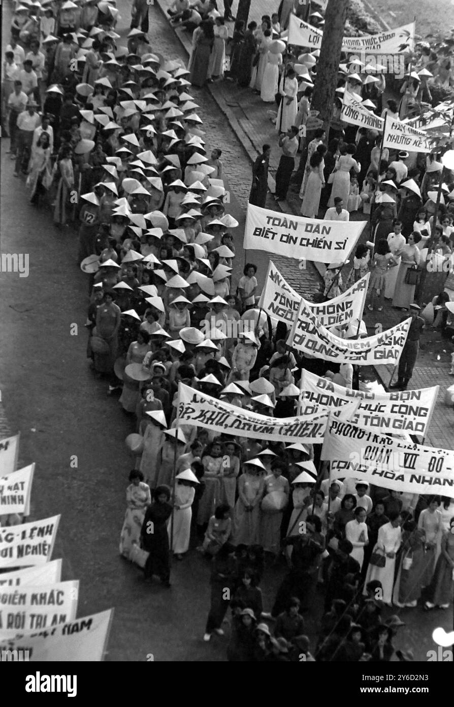 DEMONSTRATION IN SAIGON, SOUTH VIETNAM ; 5 SEPTEMBER 1963 Stock Photo ...