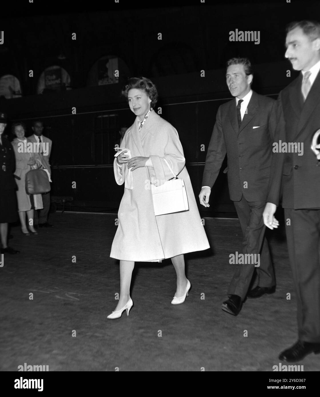 PRINCESS MARGARET ROSE WITH LORD SNOWDON AT KINGS CROSS STATION IN ...