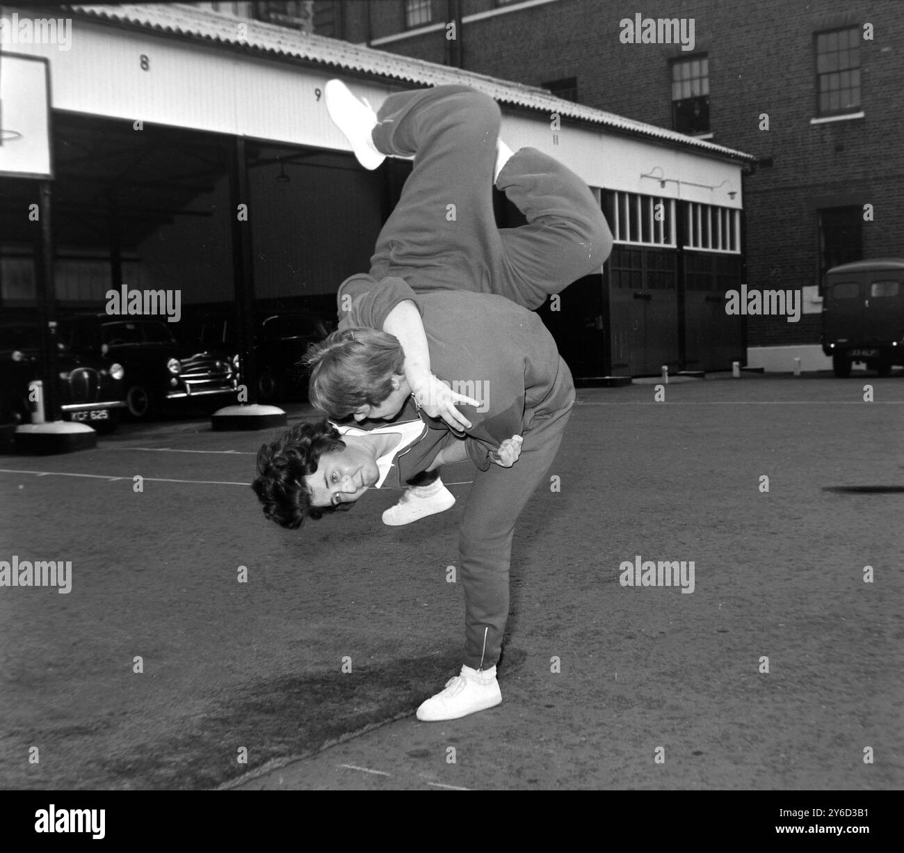 MARGARET EWING WITH HAZEL DAWN IN LONDON / ; 28 AUGUST 1963 Stock Photo ...