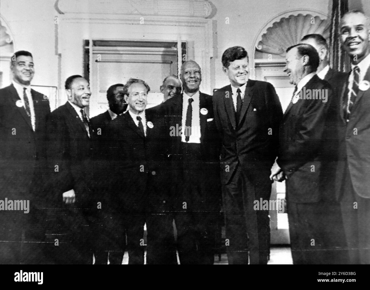MARTIN LUTHER KING WITH US AMERICAN PRESIDENT JOHN F KENNEDY IN ...
