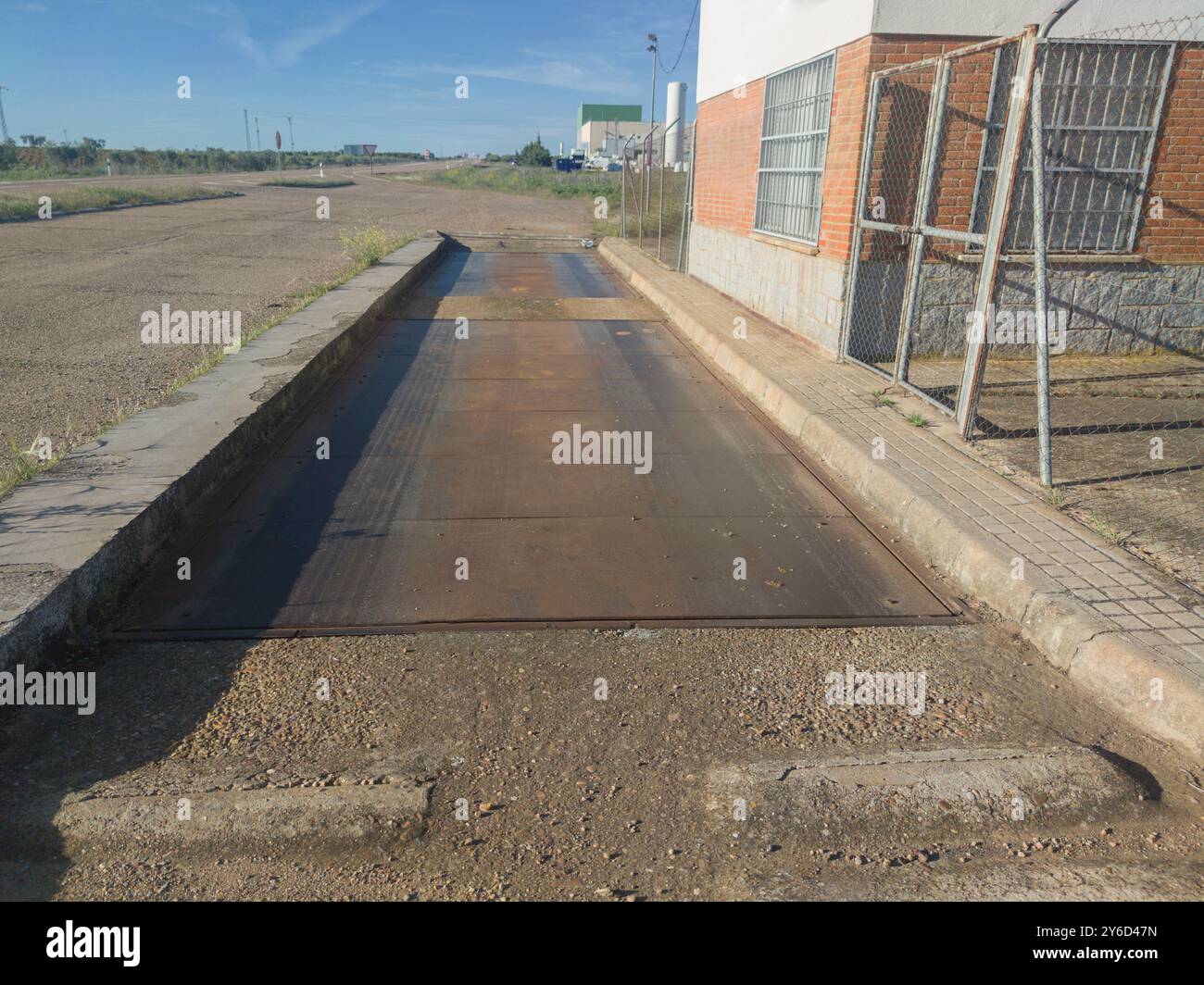 Truck scale hi-res stock photography and images - Alamy