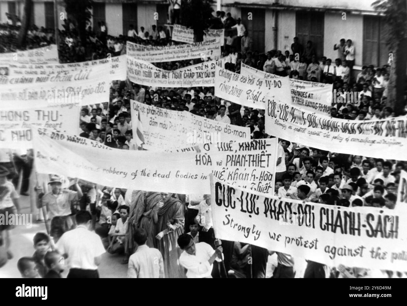 VIETNAM WAR BUDDHIST DEMONSTRATIONS IN SAIGON ; 21 AUGUST 1963 Stock ...