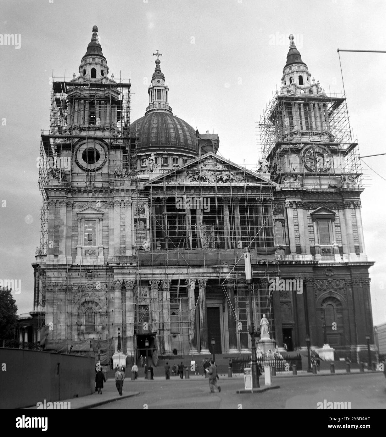 ST PAUL CATHEDRAL FIRST CLEAN IN LONDON ; 21 AUGUST 1963 Stock Photo ...