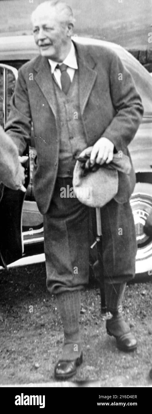 GROUSE SHOOT PREMIER HAROLD MACMILLIAN MR WITH GUN ON FINAL DAY OF ...