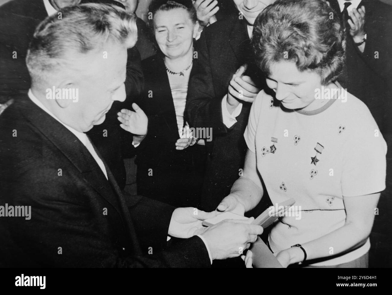 WORLD'S FIRST COSMONAUT SPACEWOMAN COSMONETTE RUSSIAN VALENTINA ...