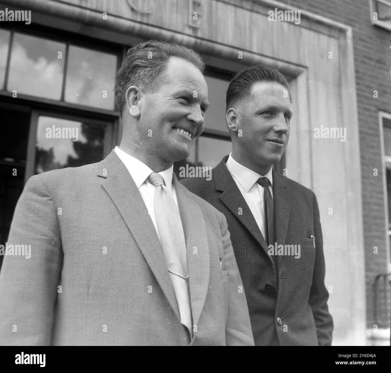 DETECTIVE STANLEY DAVIES OF POLICE - GREAT TRAIN ROBBERY CASE IN ...