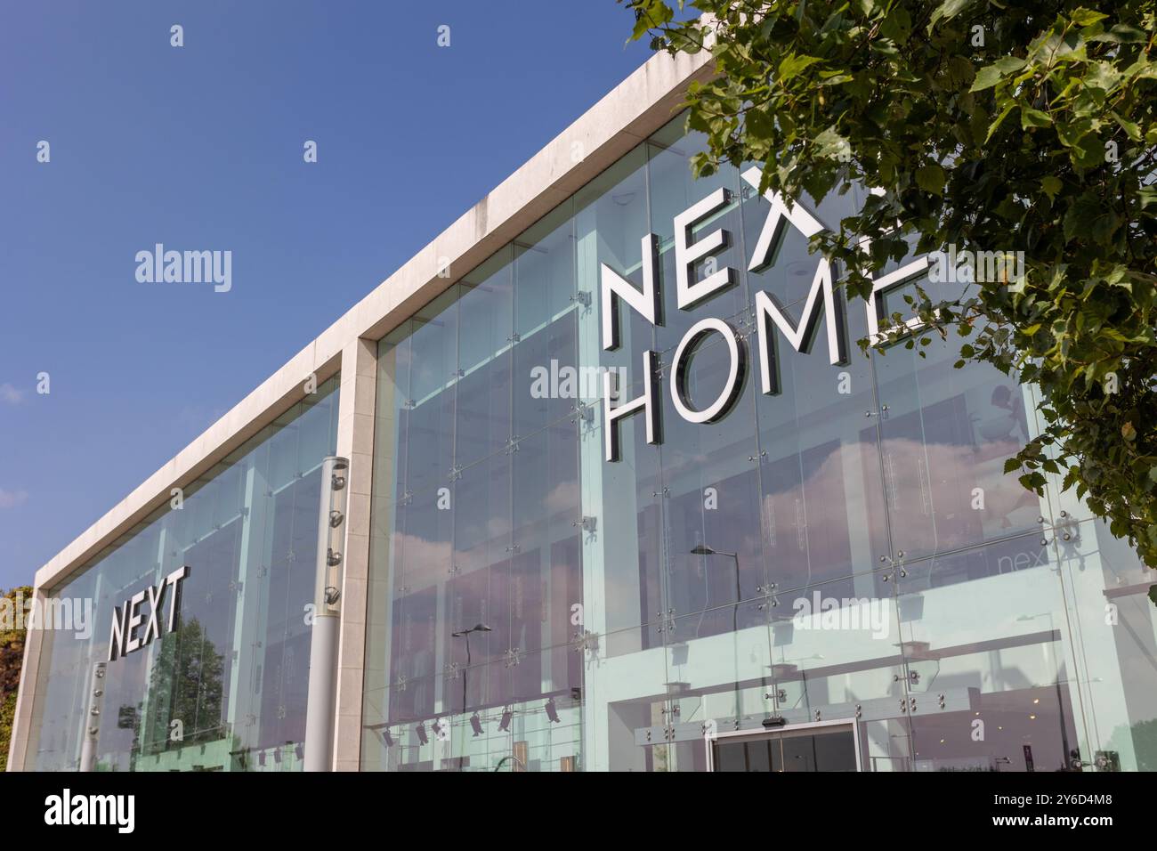 Vanguard shopping park hi-res stock photography and images - Alamy