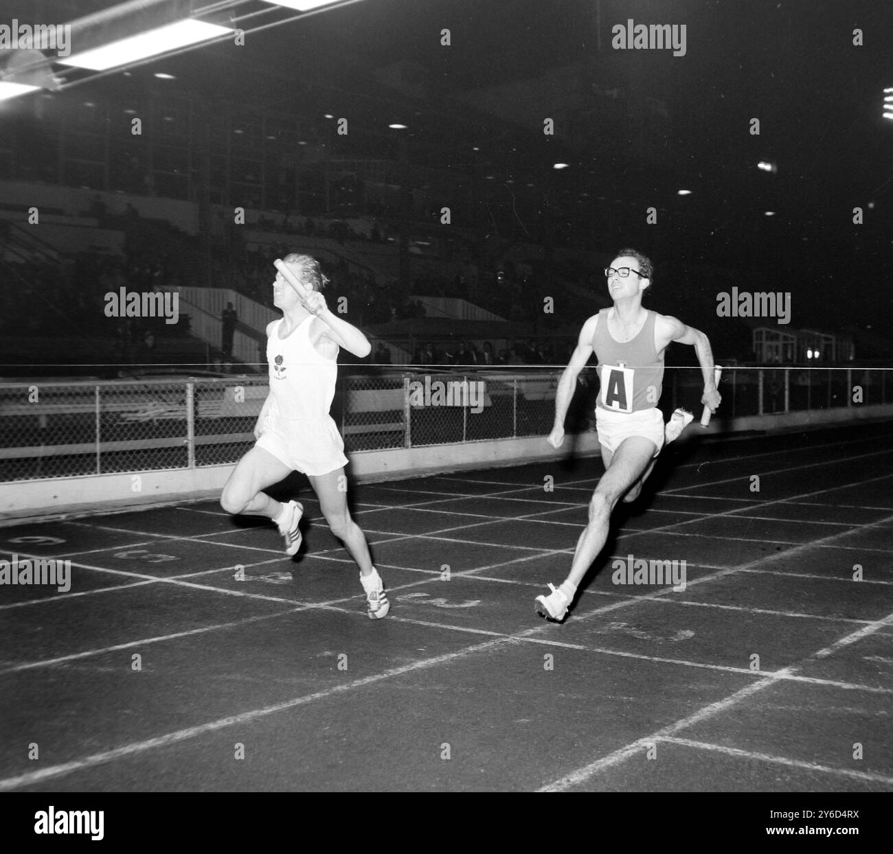ATHLETICS YOUNG AND BERRUTI IN 200 M RELAY AT WHITE CITY IN LONDON ; 15 ...