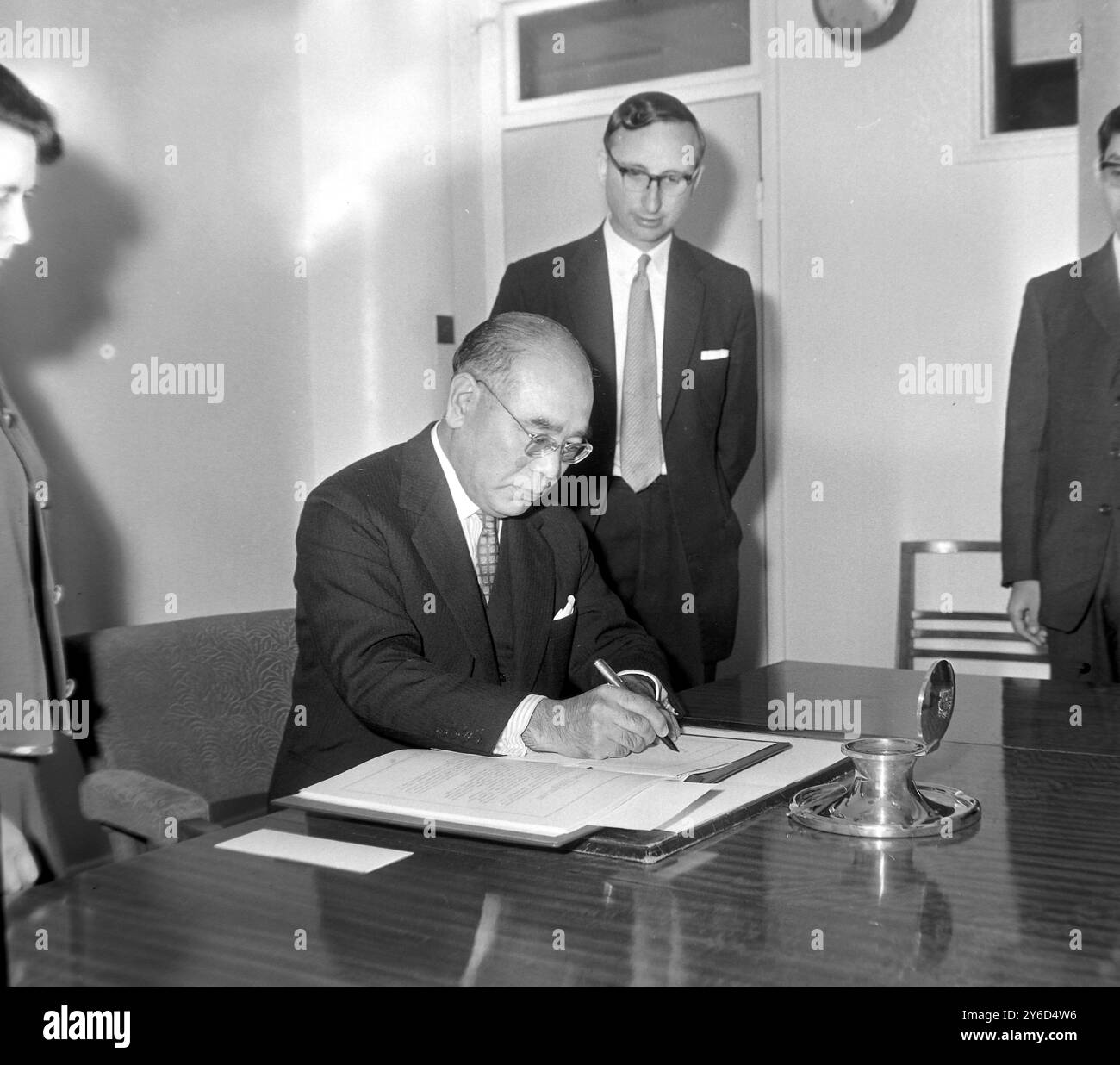 NUCLEAR TEST BAN AGREEMENTS - JAPAN AMBASSADOR KATSUMI OHNO SIGNS ...