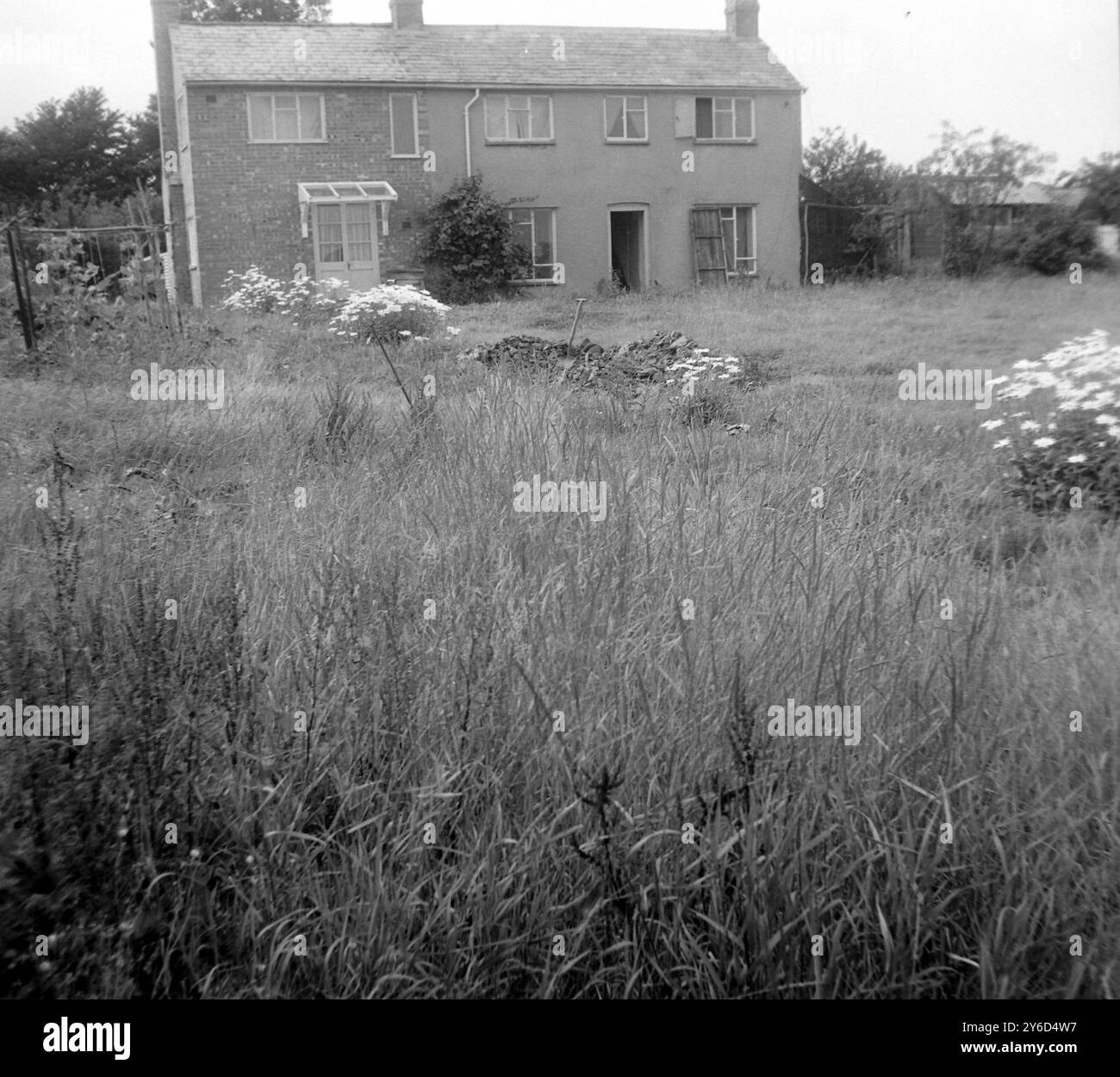 LEATHERSLADE FARM WAS USED BY BANDITS TO STOWAWAY MONEY OAKLEY AFTER ...