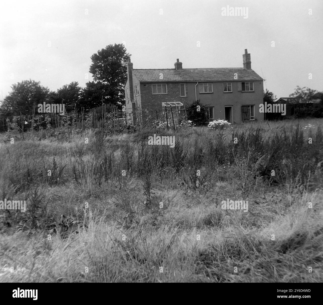 LEATHERSLADE FARM WAS USED BY BANDITS TO STOWAWAY MONEY OAKLEY AFTER ...