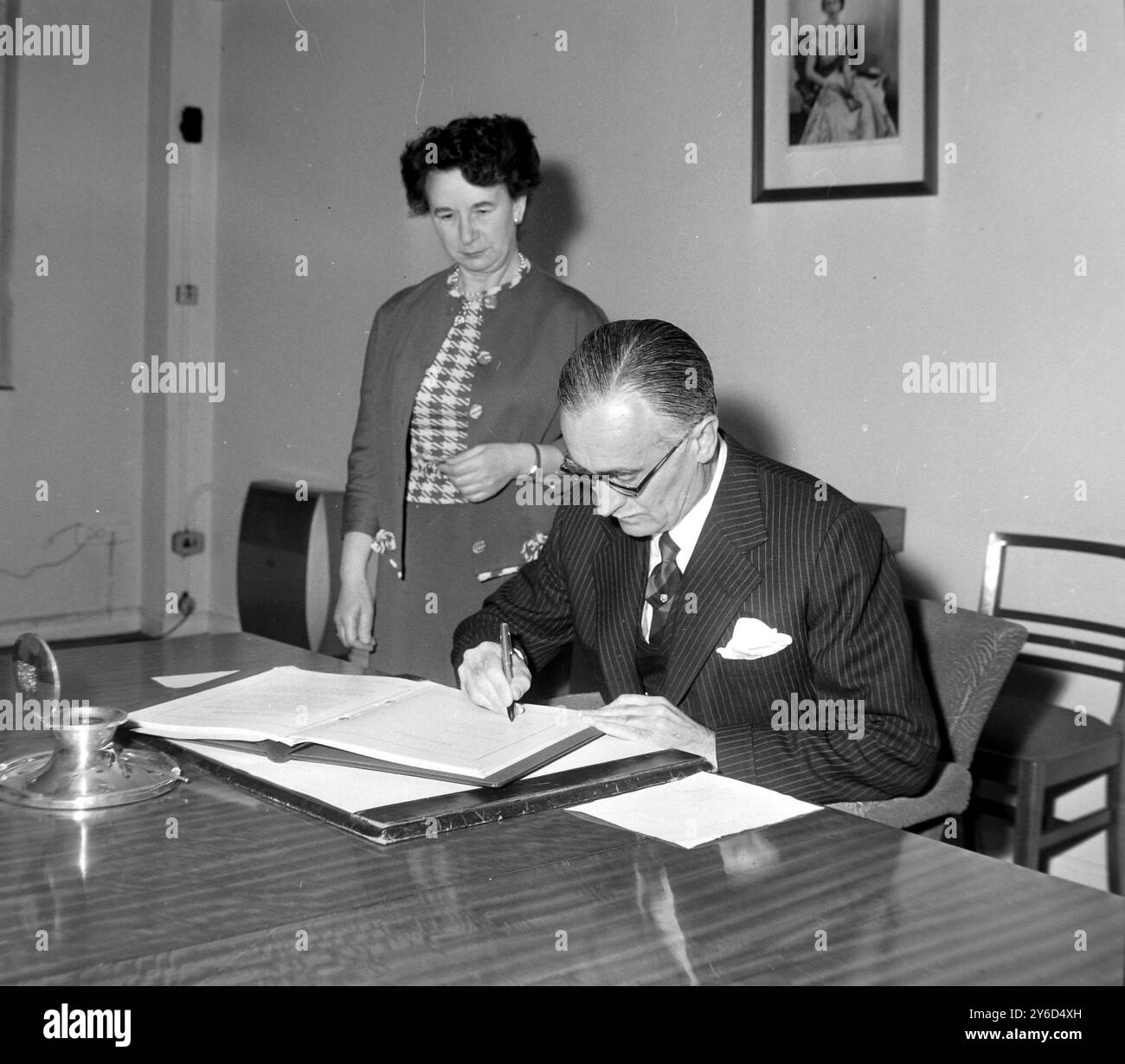 NUCLEAR TEST BAN AGREEMENTS - MARQUIZ DE SANTA CRUZ SIGNS TREATY IN ...