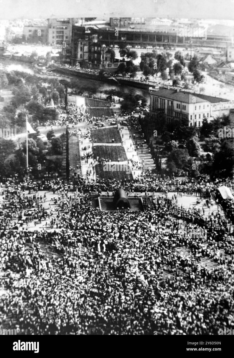 Japan protest 1960 hi-res stock photography and images - Alamy