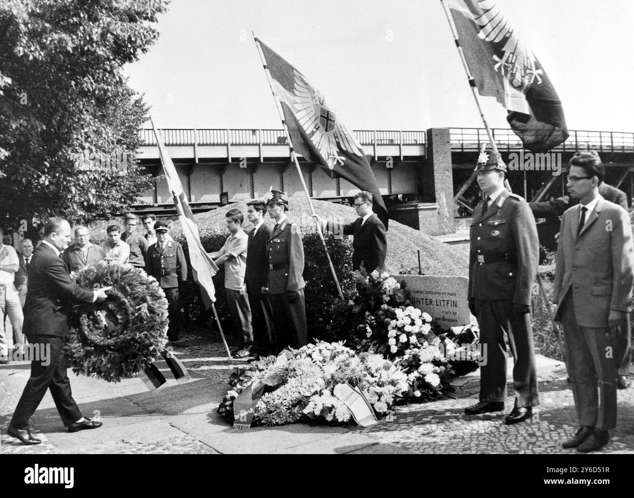 SECOND ANNIVERSARY OF BERLIN WALL, RAINER BARTZEL AT LIFTIN MEMORIAL IN ...