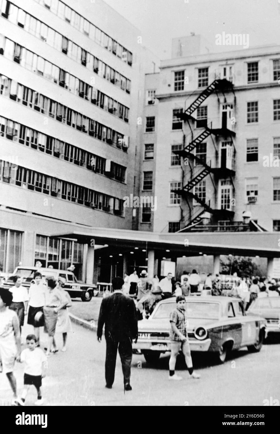HOSPITAL DEATH OF KENNEDY SON BORN 5 WEEKS PREMATURE IN BOSTON ; 10 ...