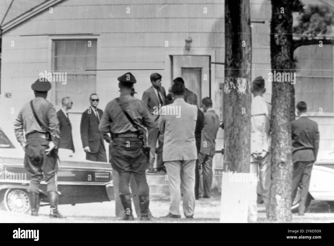 US AMERICAN PRESIDENT JOHN F KENNEDY JFK LEAVING HOSPITAL AFTER SEEING ...