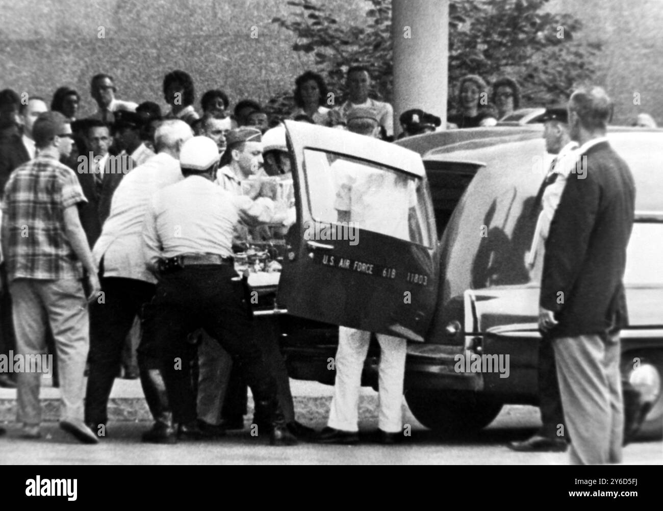 8 AUGUST 1963 JACKIE KENNEDY, WIFE OF PRESIDENT JOHN F. KENNEDY, IS ...