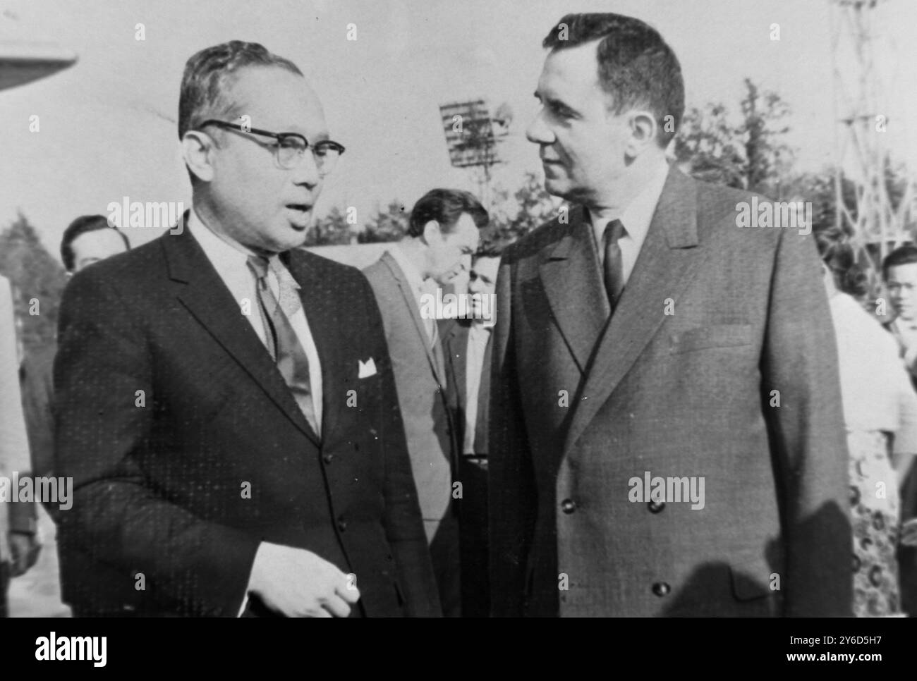 Talkswith hi-res stock photography and images - Alamy