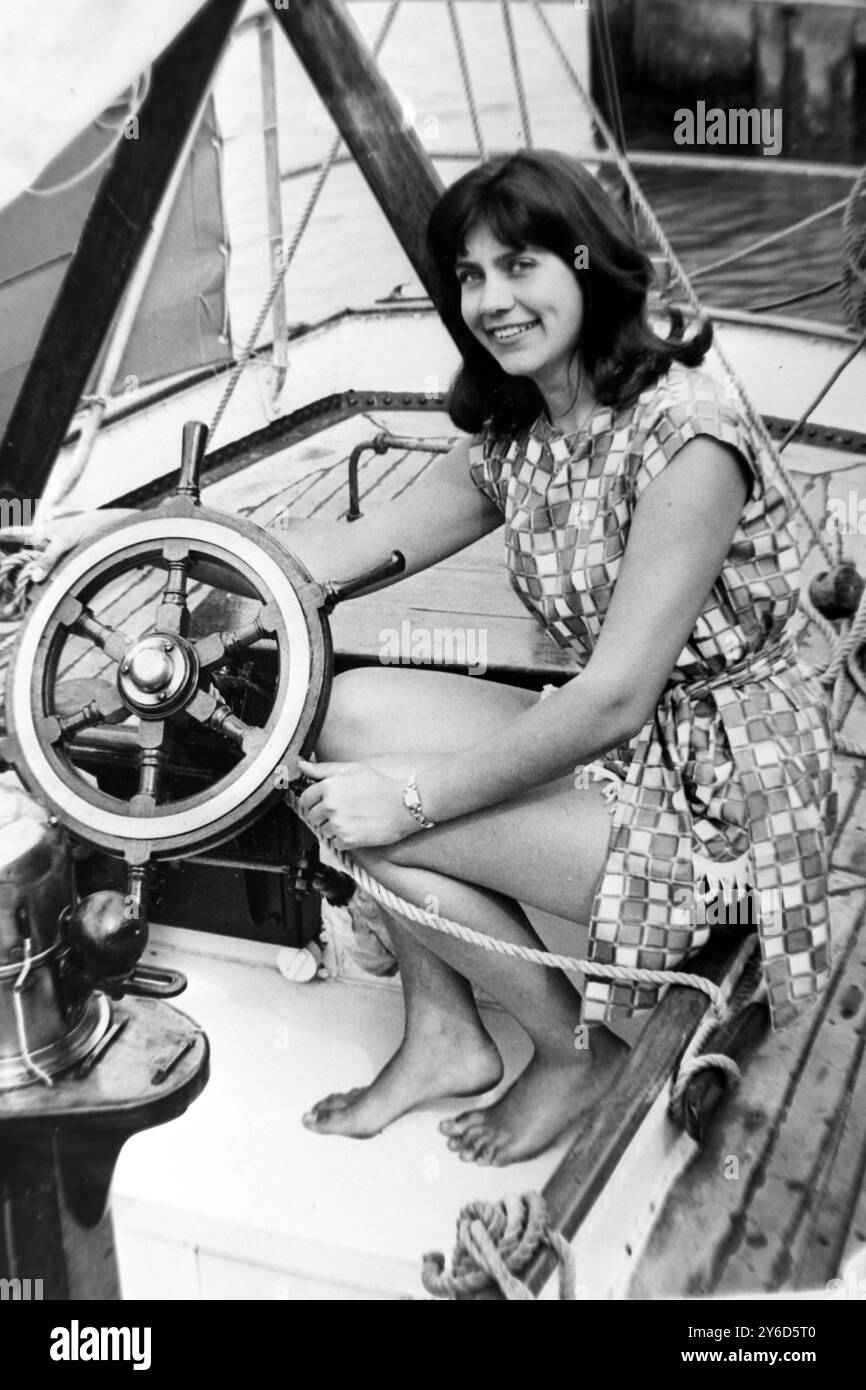 SINGER PAULA DALBY IN POOLE / ; 3 AUGUST 1963 Stock Photo - Alamy