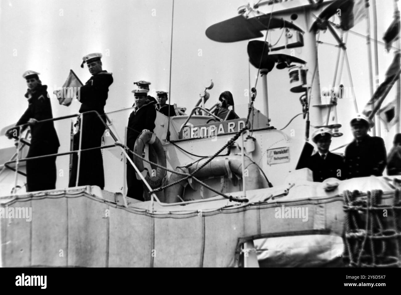 NAVY LEOPARD CREW IN FALMOUTH, CORNWALL ; 2 AUGUST 1963 Stock Photo - Alamy