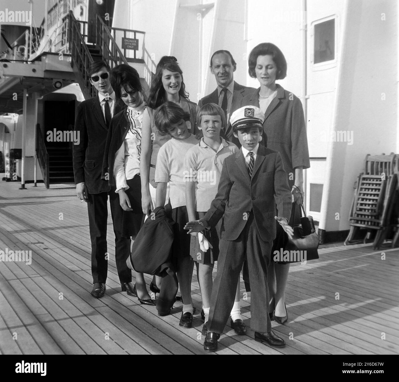 DAVID GORE ORMSBY WITH FAMILY ON THE QUEEN MARY IN SOUTHAMPTON / ; 29 ...