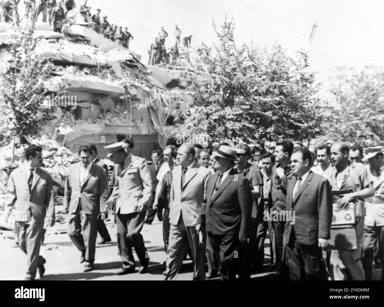 EARTHQUAKE PRESIDENT PRESIDENT OF YUGOSLAVIA JOSIP BROZ TITO OTHERS IN ...