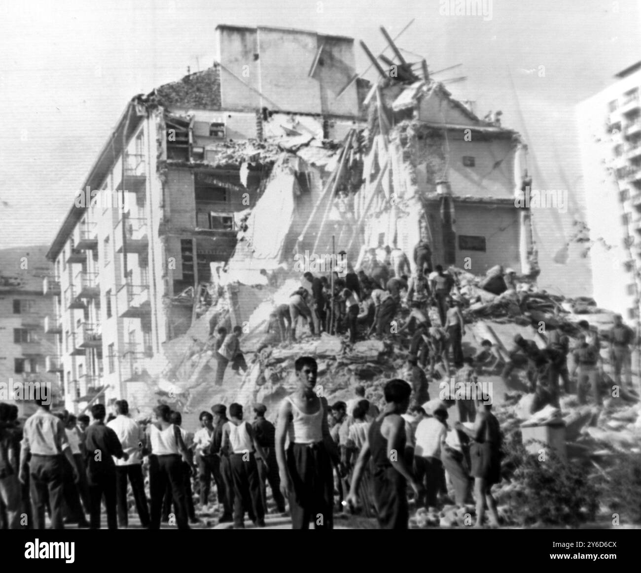 EARTHQUAKE IN SKOPJE, JUGOSLAVIA / ; 27 JULY 1963 Stock Photo - Alamy