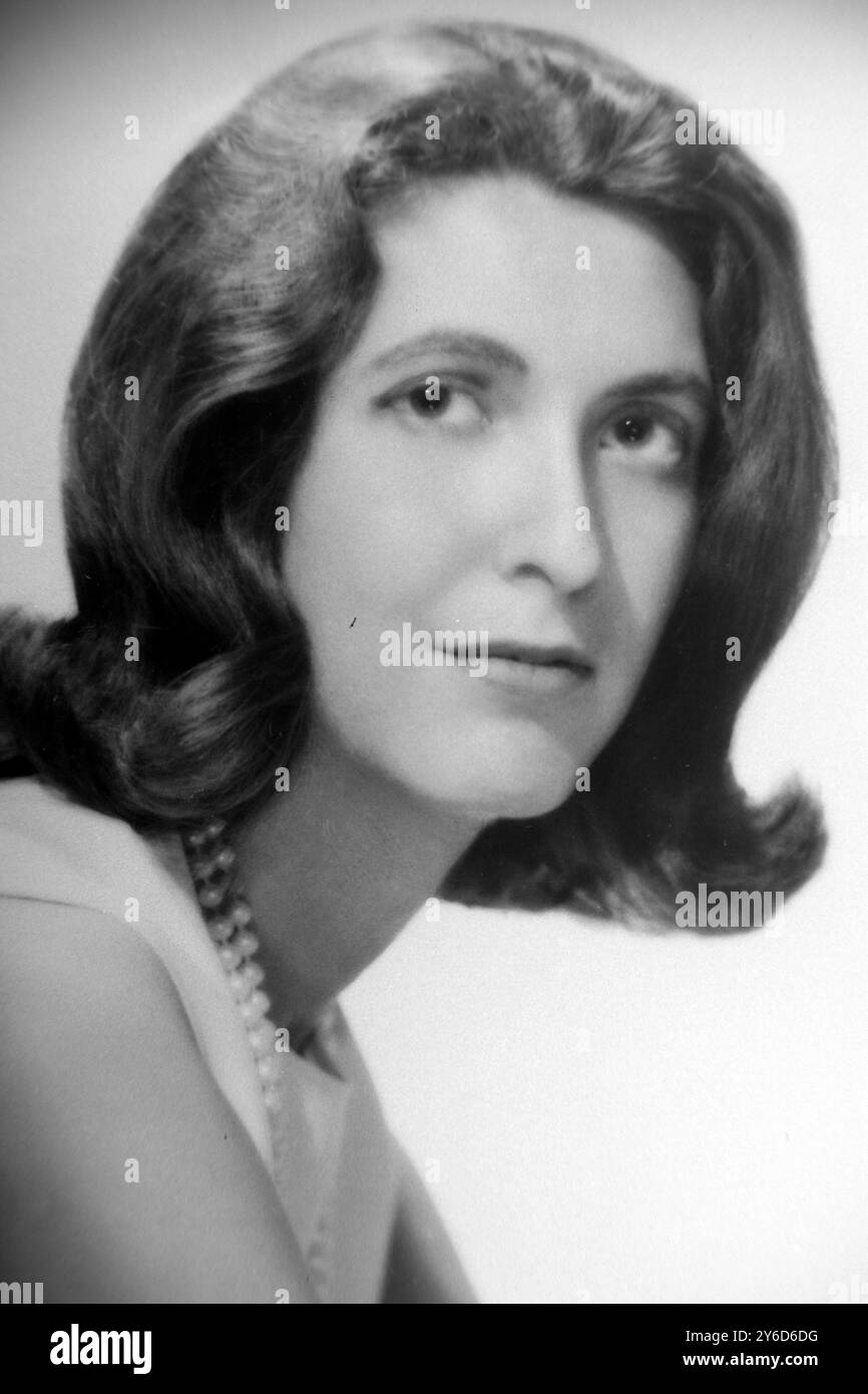 Elizabeth irving hi-res stock photography and images - Alamy