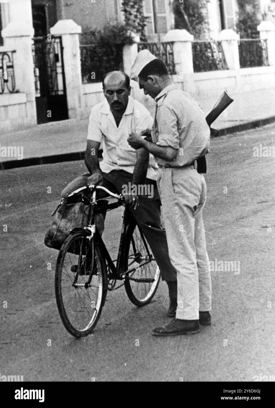 ARMY IDENTITY CHECK IN DAMASCUS, SYRIA ; 25 JULY 1963 Stock Photo - Alamy