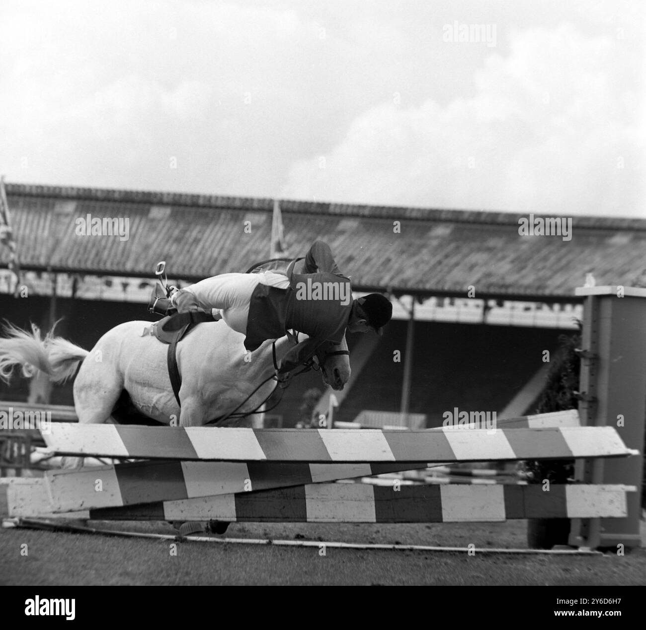 HORSE SHOWS SMITH A THROWN WAR PAINT PRINCE OF WALES CUP ; 25 JULY 1963 ...