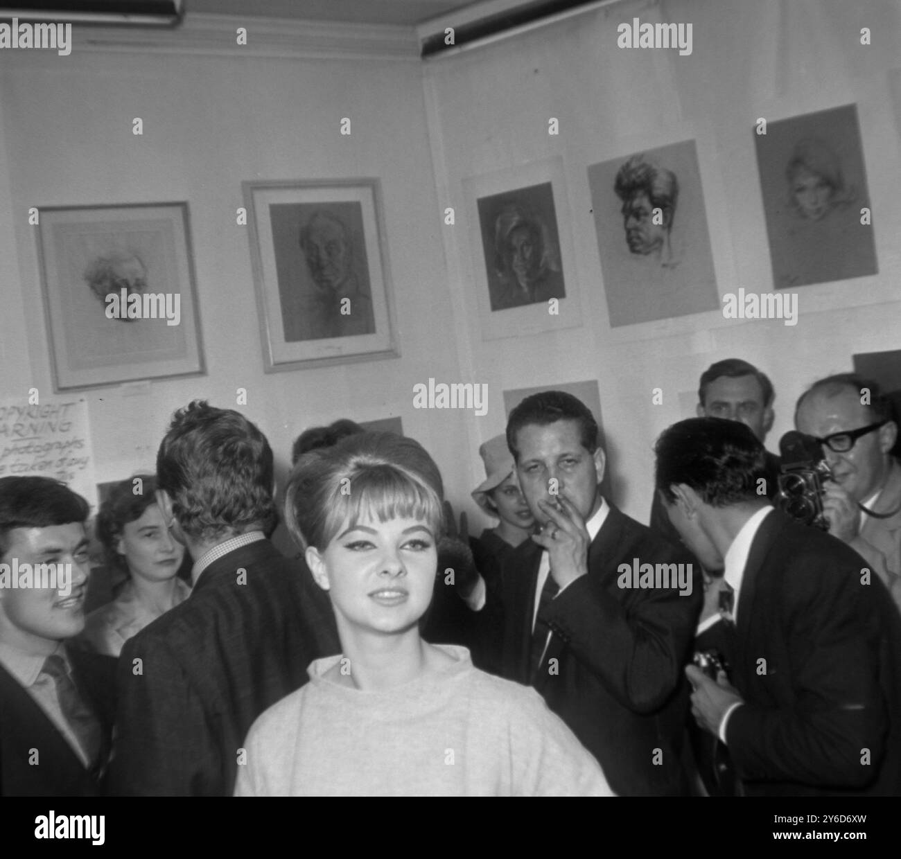 MARYLIN MANDY RICE DAVIES AT WARD'S ART SHOW IN LONDON ; 22 JULY 1963 ...