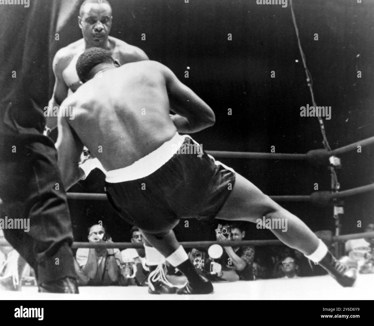 Liston patterson fight hi-res stock photography and images - Alamy