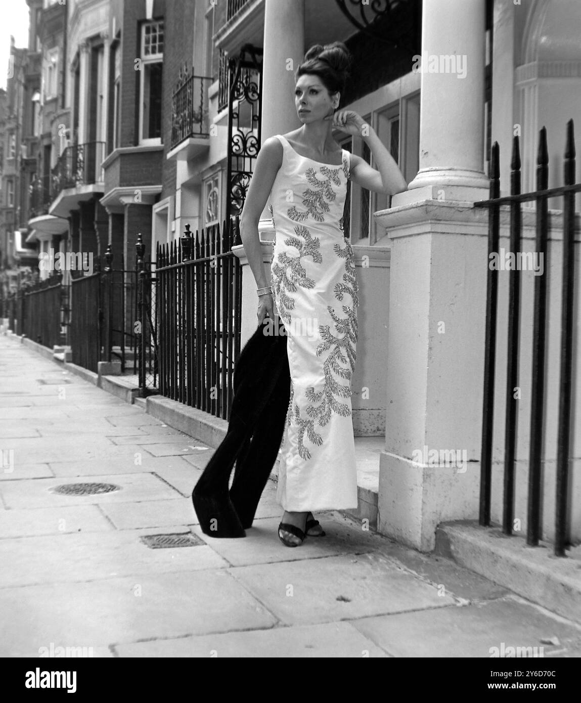 SARAH HAMILTON MODELS A DESIGN IN WINTER FASHION COLLECTION BY MATTLI ...