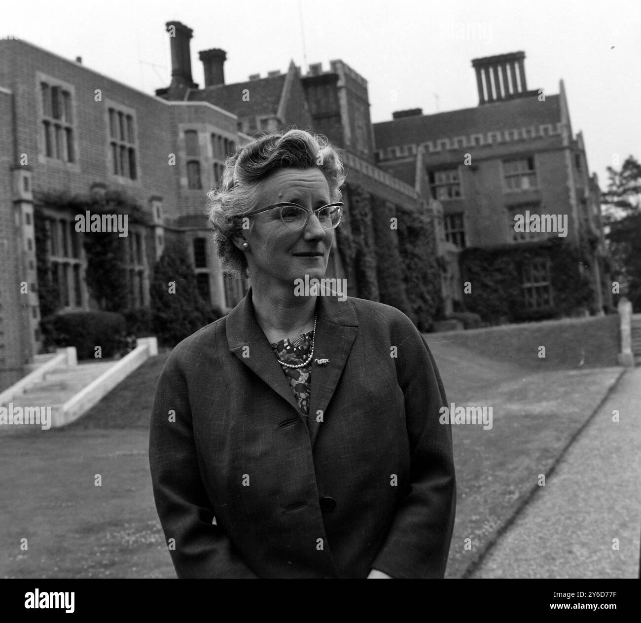 PRINCESS ANNE FUTURE HEADMISTRESS - ELIZABETH CLARKE IN BENENDEN / ; 18 ...