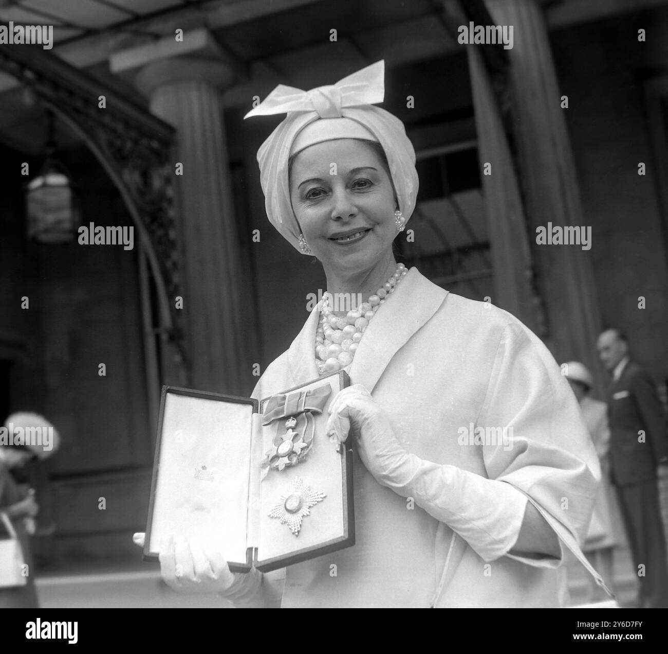 16 JULY 1963 BRITISH BALLERINA ALICIA MARKOVA, HONOURED WITH THE ORDER ...