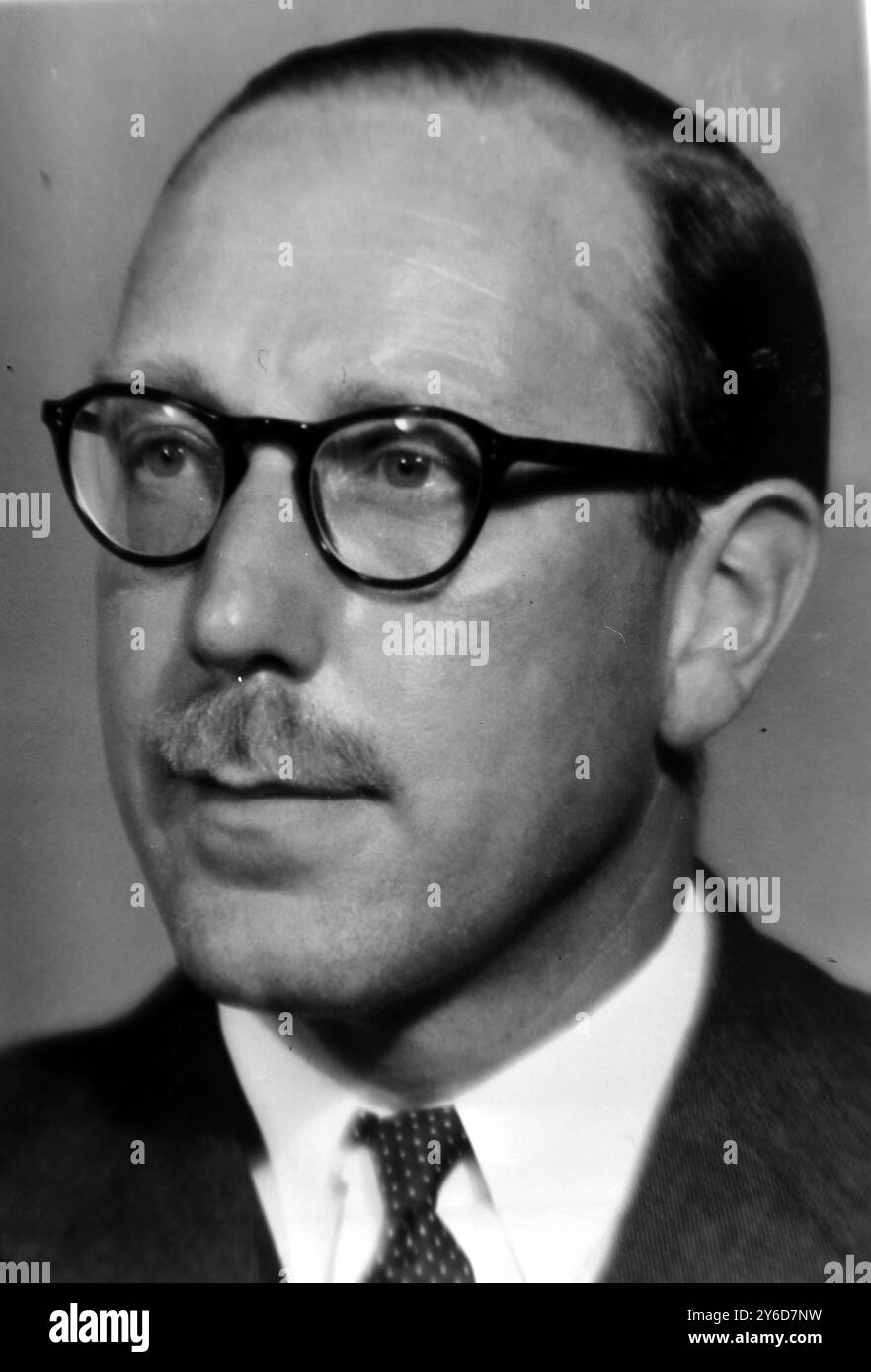 SIR GEOFFREY TORY - BRITISH AMBASSADOR TO IRELAND / ; 15 JULY 1963 ...