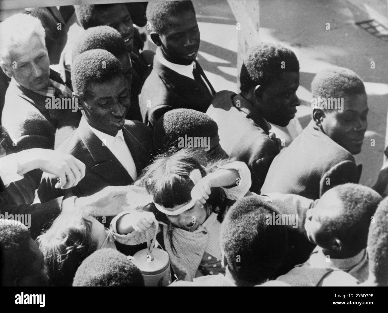 CROWDS IN BASTILLE DAY MILITARY PARADE IN PARIS / ; 15 JULY 1963 Stock ...