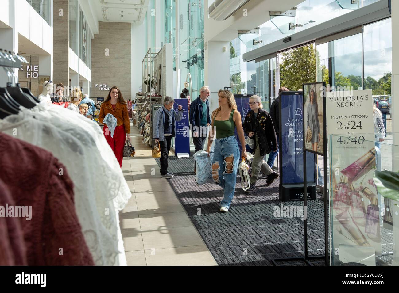 Vangarde shopping park hi-res stock photography and images - Alamy