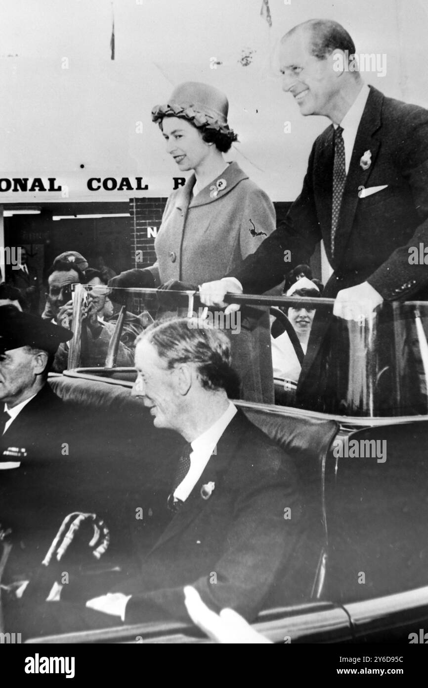 QUEEN ELIZABETH II WITH PRINCE PHILIP AT ROYAL SHOW IN STONELEIGH ; 4 ...