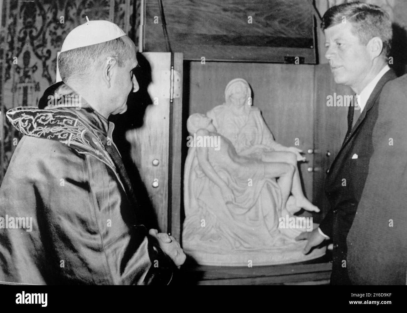 US AMERICAN PRESIDENT JOHN F KENNEDY MEETS POPE PAUL VI IN VATICAN CITY ...