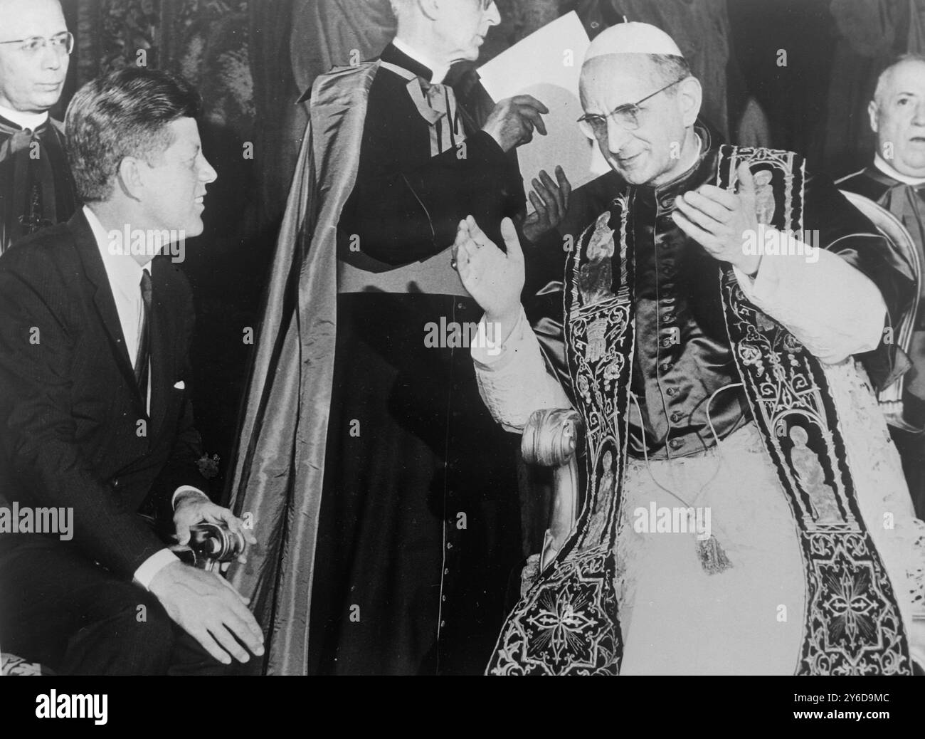 US AMERICAN PRESIDENT JOHN F KENNEDY MEETS POPE PAUL VI IN VATICAN CITY ...