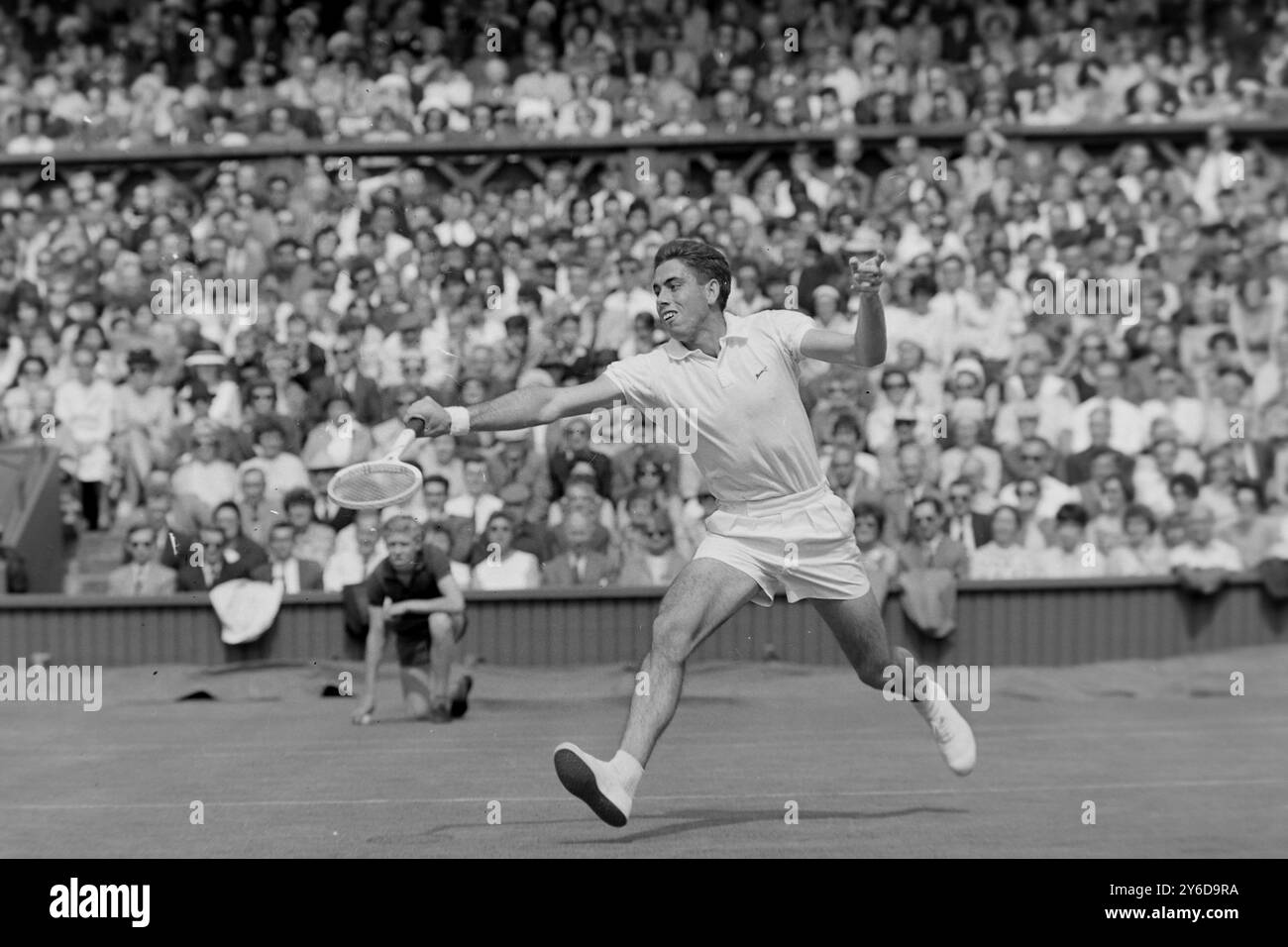 MANUEL SANTANA TENNIS PLAYER IN ACTION AT WIMBLEDON IN 77TH ALL ENGLAND ...