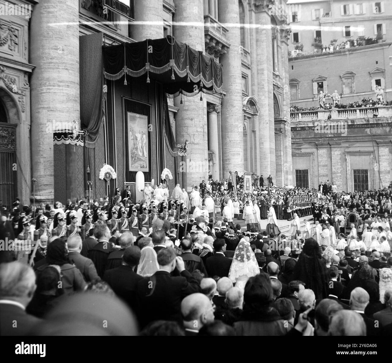Paul pope vi coronation hi-res stock photography and images - Alamy